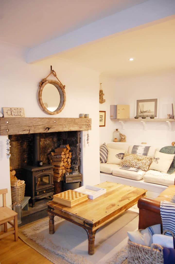 The Hideaway @ No. 3, Character Cottage 2 Bedrooms - Kingsbridge