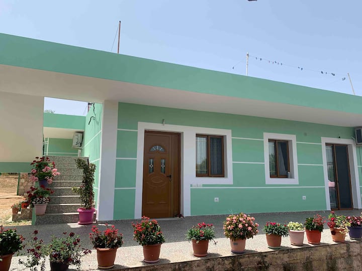 Private House With Free Parking - Ksamil