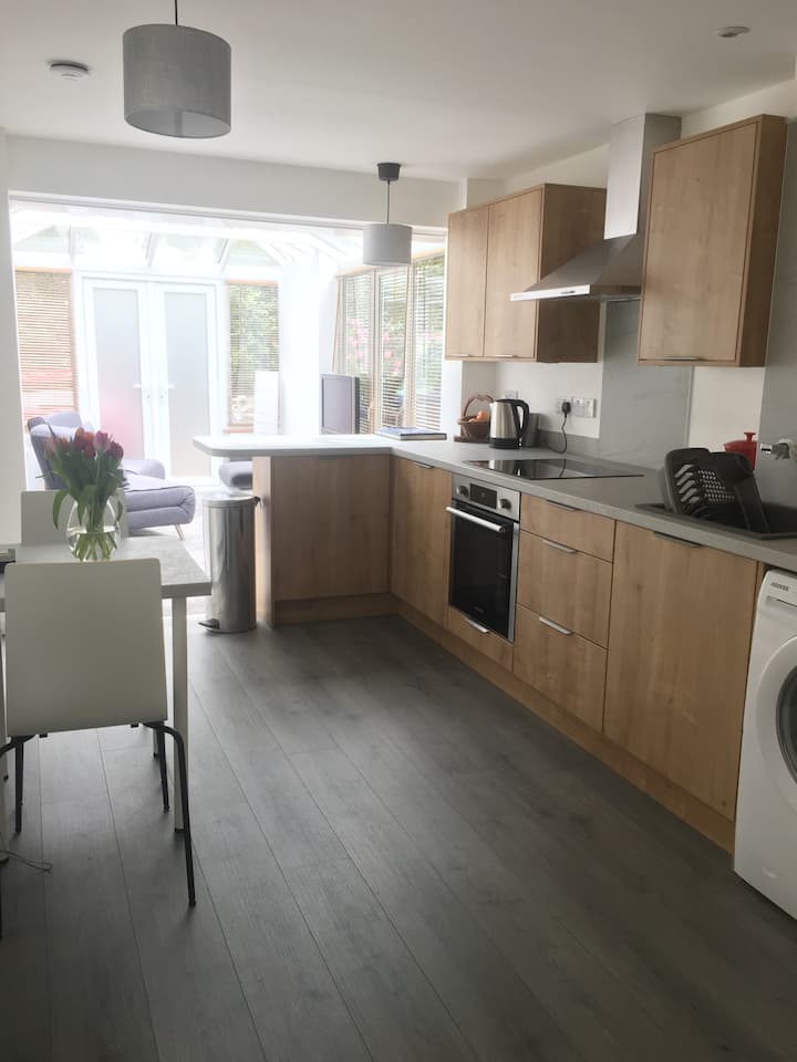 Private Self-contained Annexe, Close To University - Exeter