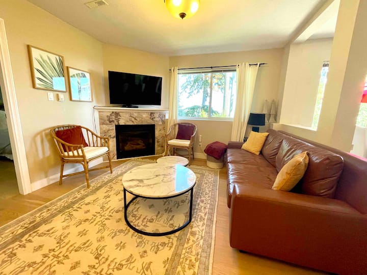 Luxury 3 Bdrm Ocean View Suite In West Vancouver - West Vancouver