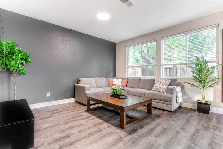 Cozy And Comfy 2br ❤ 10' →Smf Airport, Downtownsac - Golden 1 Center