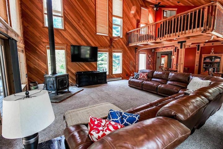 Awesome 5 Bedroom 5 Bath Cabin - Cascade, ID