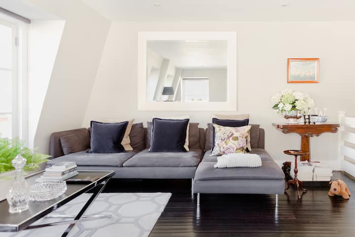 Stroll To Hyde Park From A Bright And Elegant Paddington Mews Apartment - Marylebone