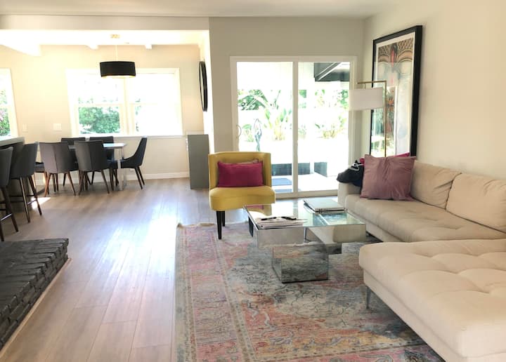 Fully Renovated, Stylish House With Saltwater Pool - Los Angeles, CA