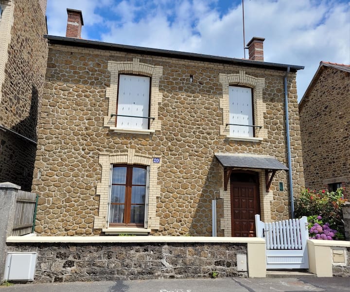 Maison De Ville à Fougères - Fougères