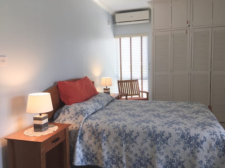 Modern Abbey Court Condo - Kingston