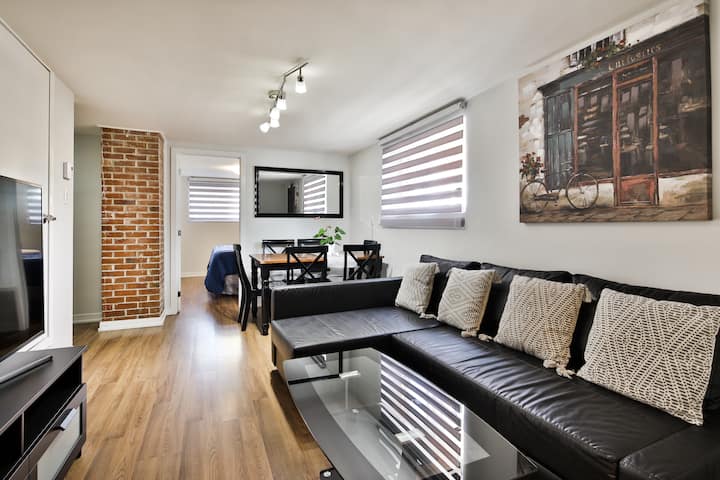 Waterfront Apartment By Montreal Airport, Downtown - Montreal