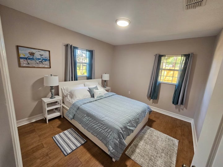 Comfortable House For Families Near Beaches - St. Petersburg, FL
