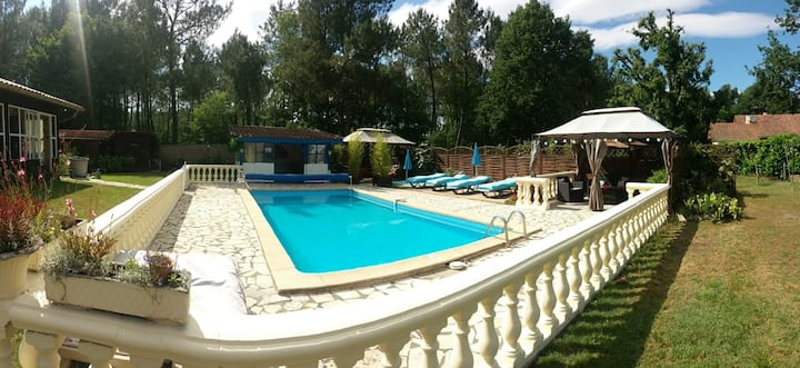 Secluded Oak Lodge With Pool &Appartement Le Cwtch - Labouheyre