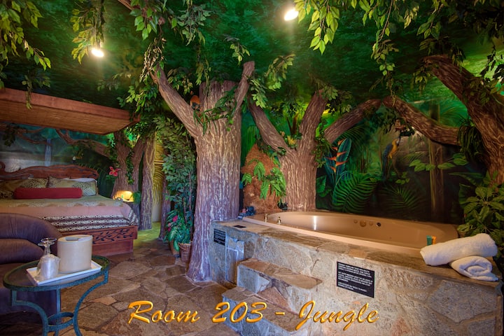 Oasis Of Eden- Jungle Room - Yucca Valley, CA