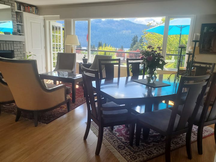 5th Ave King Bed With Ensuite Bathroom And Pr Deck - Port Alberni