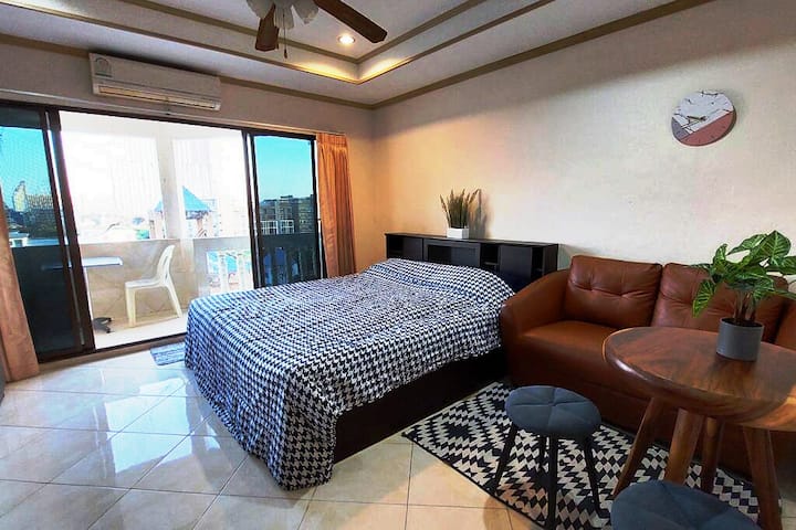 Jomtienthip 709  250m To The Sea - Pattaya City