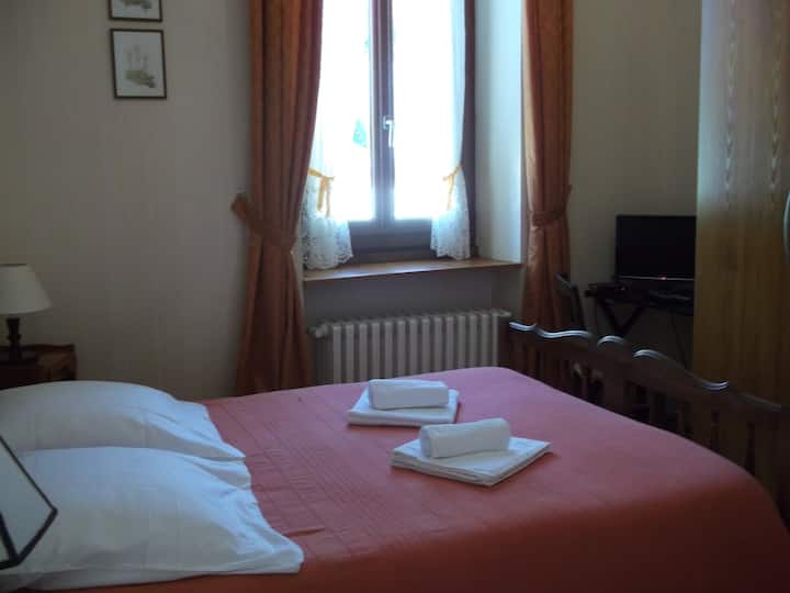 Villa Eugenie, Linge De Lits Et Toilette Fourni. - Murat-le-Quaire