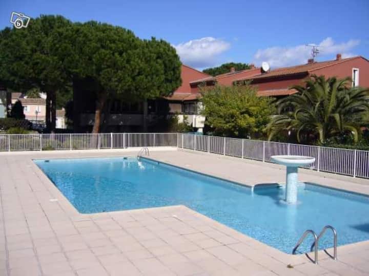 Studio Résidence Calme Et Securisee Avec Piscine - Fréjus