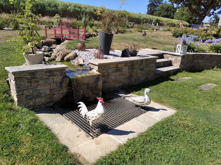 Maison Entièrement Privé Gîte La Cascade - Le Jardin de la Pellerine