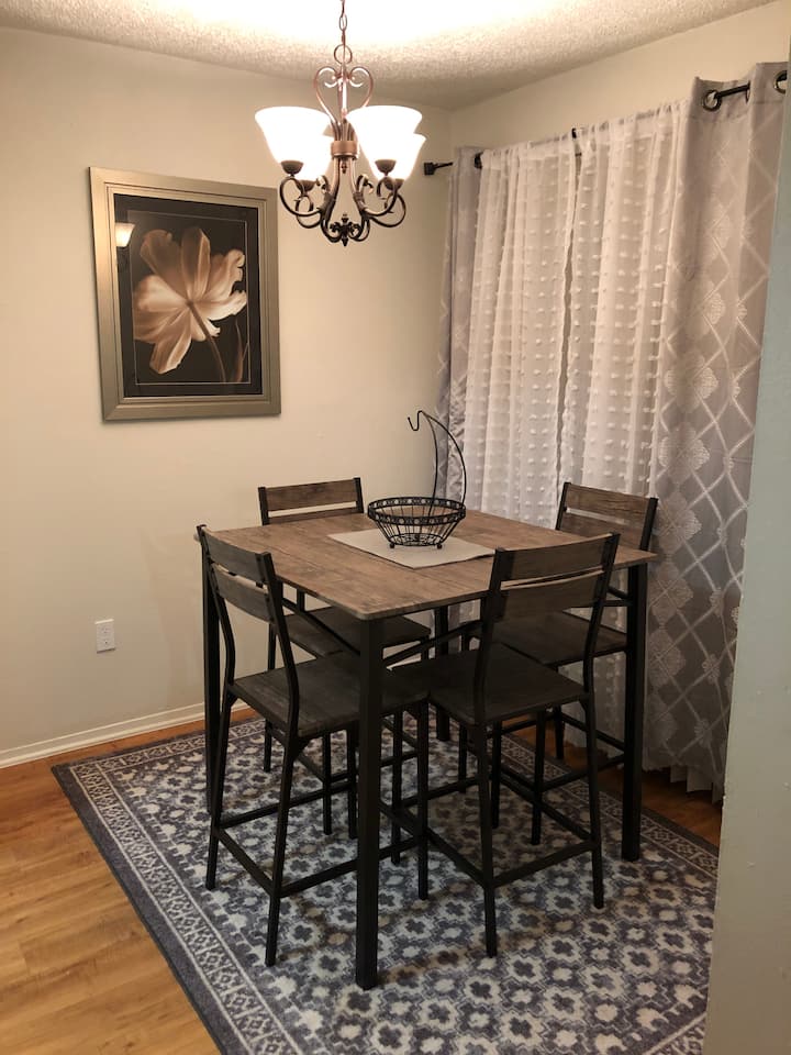 Beautiful Month To Month 1bd Apartment #5c - New Braunfels, TX