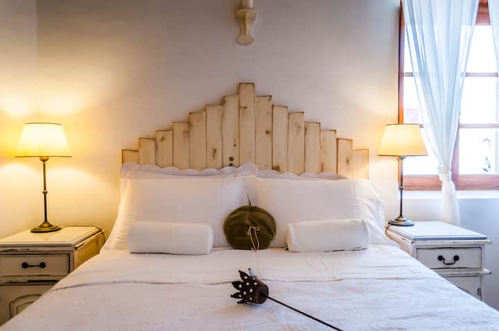 Princess Plaka - Milos