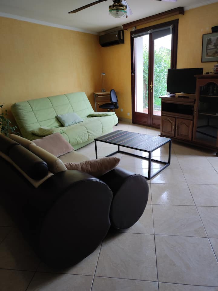 Maison Chaleureuse 78m²
Avec Jardin Et Terrasse - Bussy-Saint-Georges