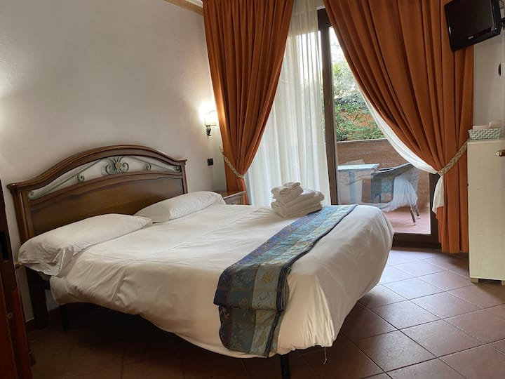 Double Room In Fiumicino: Appartamento Con Balcone - Fiumicino