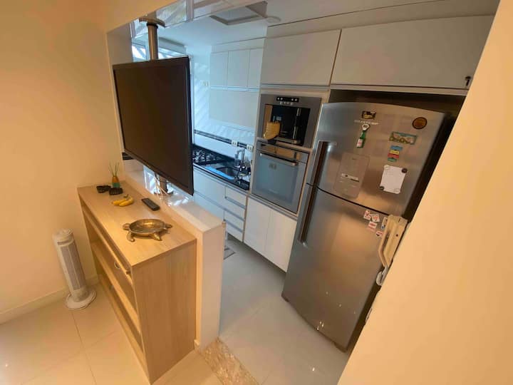 Apt. Próximo Ao Shopping ( 1° Quarteirão) - Guarujá