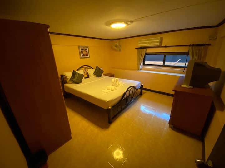 2 Bedroom Guesthouse In The Heart Of Patong Beach - Patong