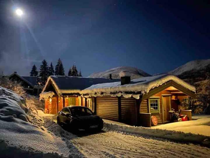 Familiehytte M/boblebad Ved Harpefossen Skisenter - Nordfjordeid