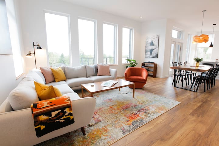Tofino Heights- Beautiful New Vacation Home - Tofino