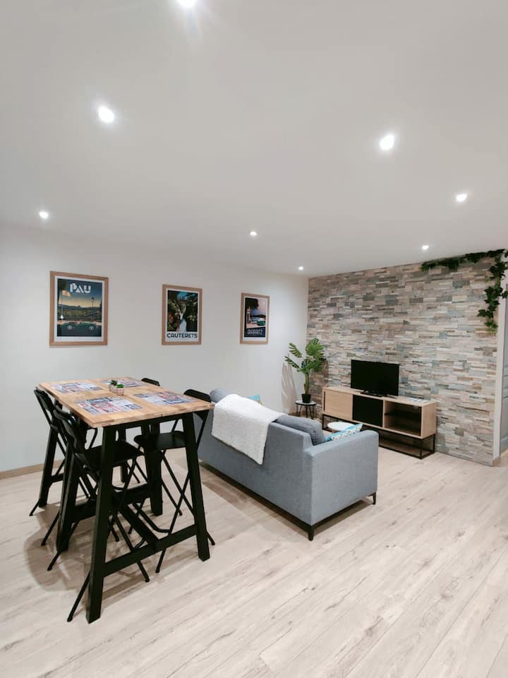 Superbe Appartement Avec Vue Imprenable & Parking - Pau