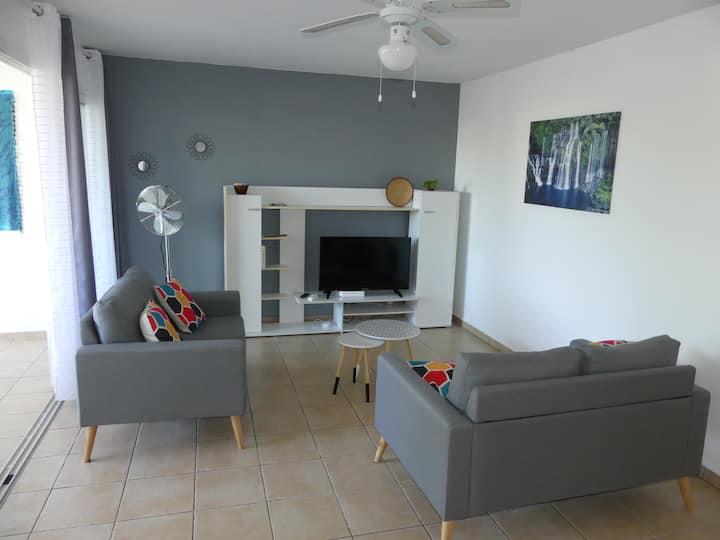 Appartement Familial (2 Ch, 6 P) Sur St Pierre - Saint-Pierre