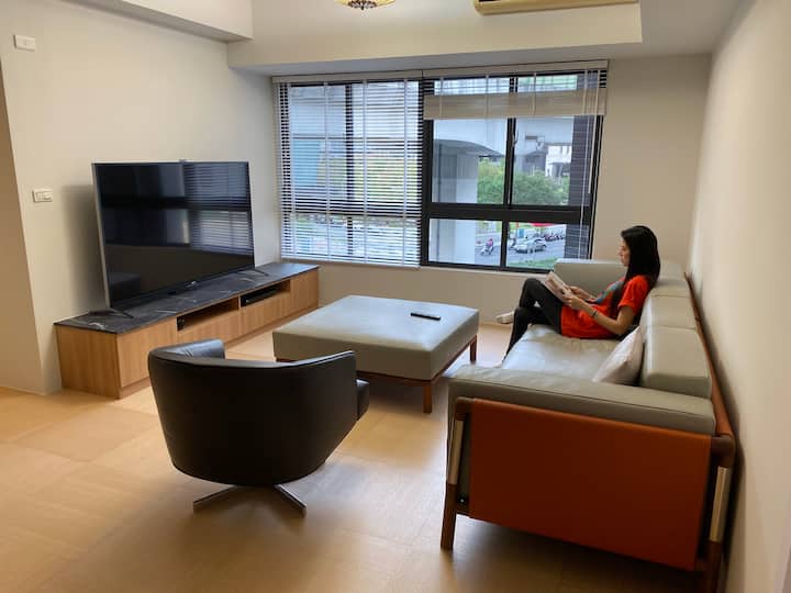 全新裝潢、地點便利 、餐廳、百貨商場、國家音樂廳,高鐵、捷運、城市旅遊最佳地點。 - North District