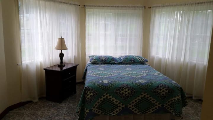 2 Bedroom In Villa Across From Bluefields Beach - Cave