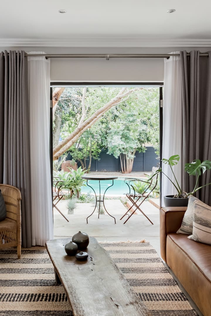 Chill Among The Lush Foliage At A Tranquil Poolside Oasis - Johannesburg