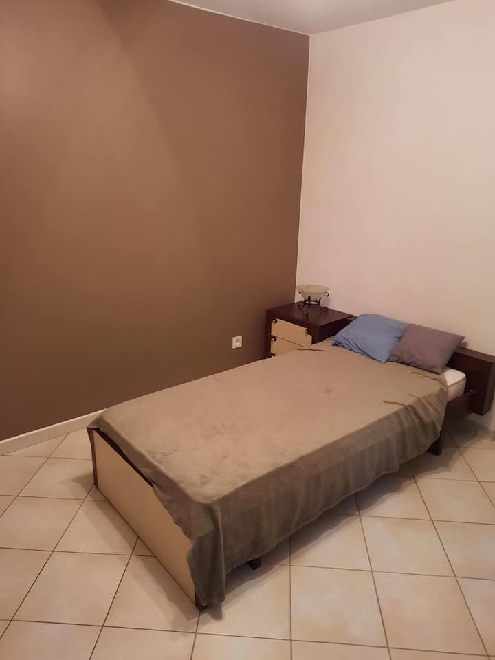 Chambre Dans Appartement à Moirans - Moirans