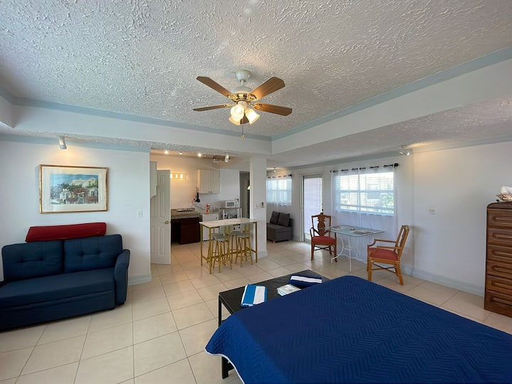 Big Vacation Plex - The Bahamas