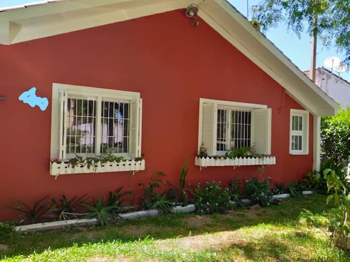 Casa Estilo Colonial No Laranjal Com Piscina - Pelotas