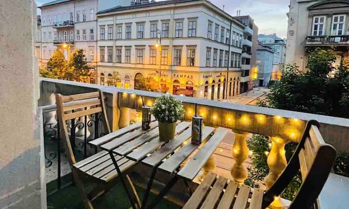 Green Bridge Modern Loft With Balcony - Budapest