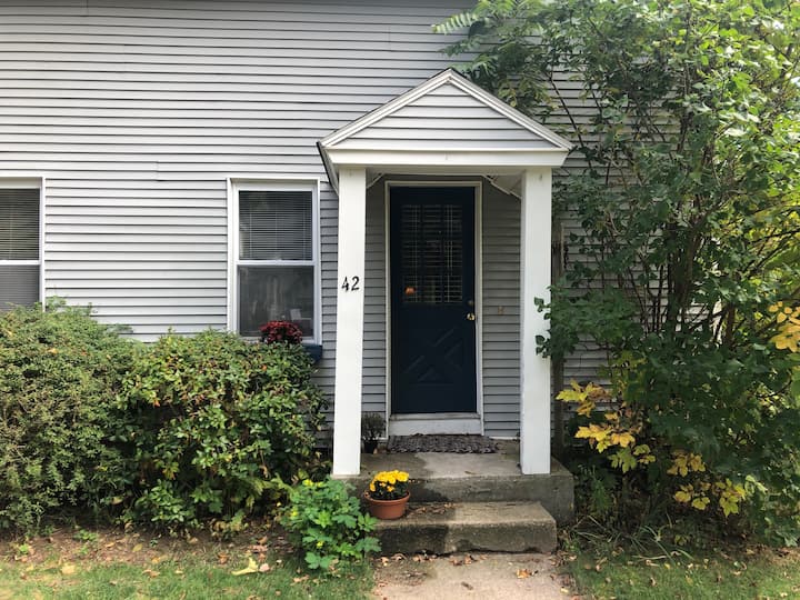 Sweet Farmhouse Right On The River! - Northampton, MA