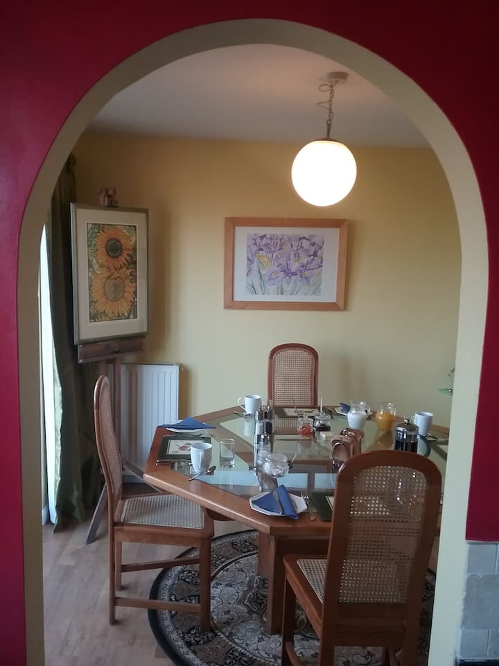 Bright Double Room With Great Choice Of Breakfast. - Glastonbury