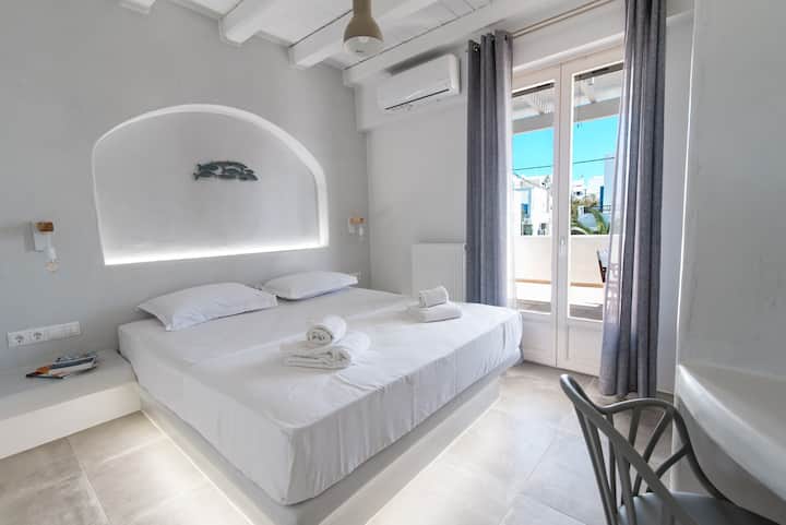 Naxos Suite 14 - Naxos