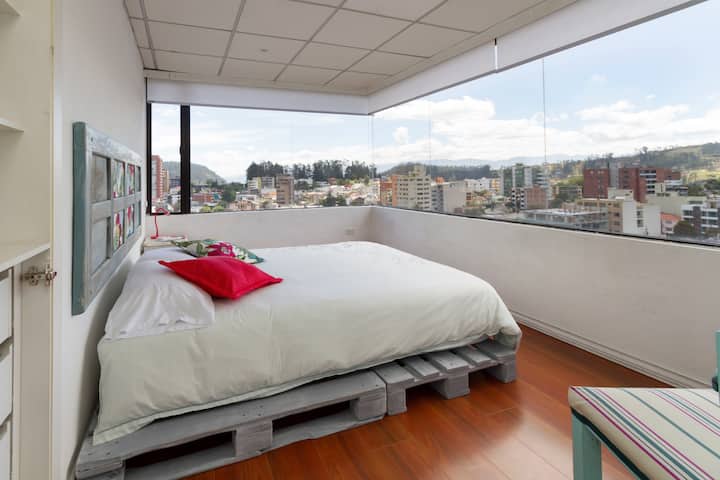 Bright Apt. | 2 Bedrooms | Sensational View - Quito