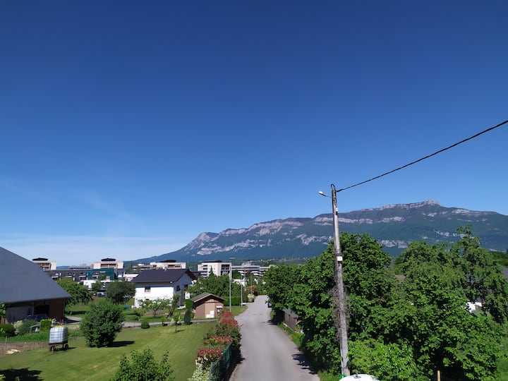 Entre Lacs De Savoie  Et Montagne - La Motte-Servolex