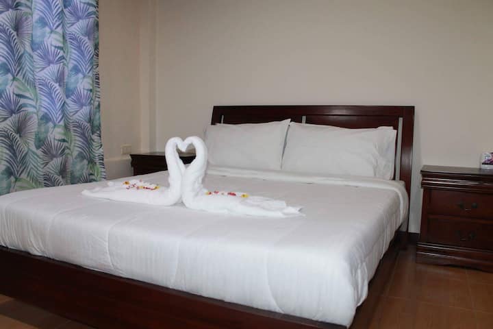 Gumamela Room - Arapal Nature  Retreat - Bogo City