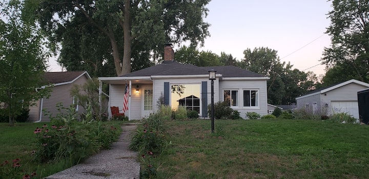 Cabin By The Bay - Bay City, MI