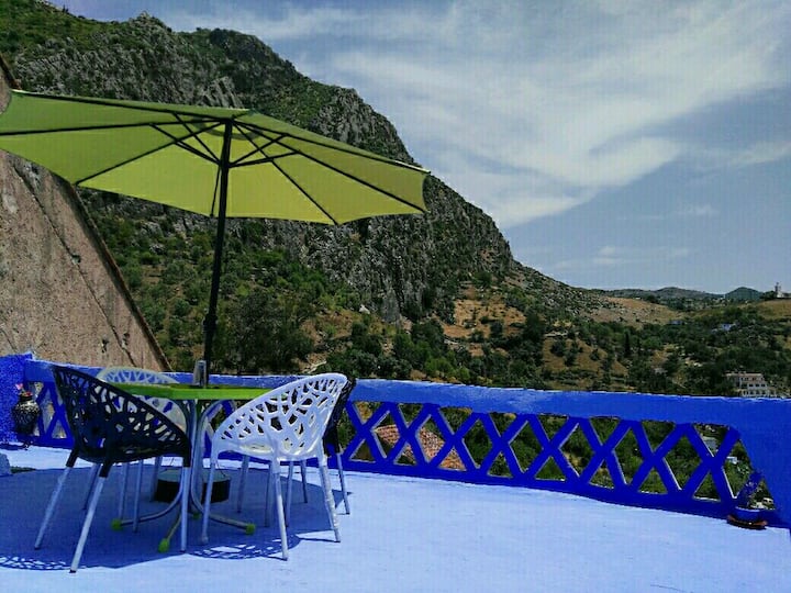 House For Rent With Terrace - 紗富彎