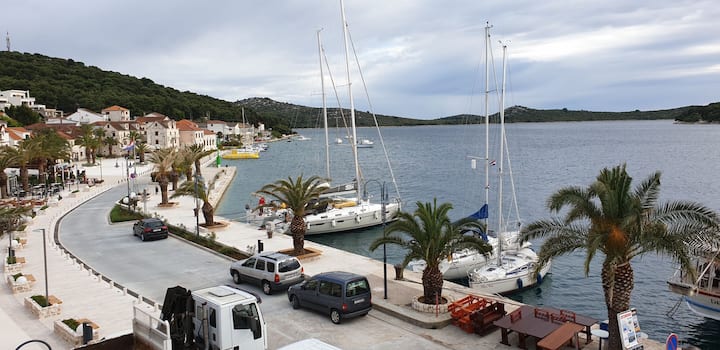 Studio  Apartman U Centru Rogoznice - Rogoznica