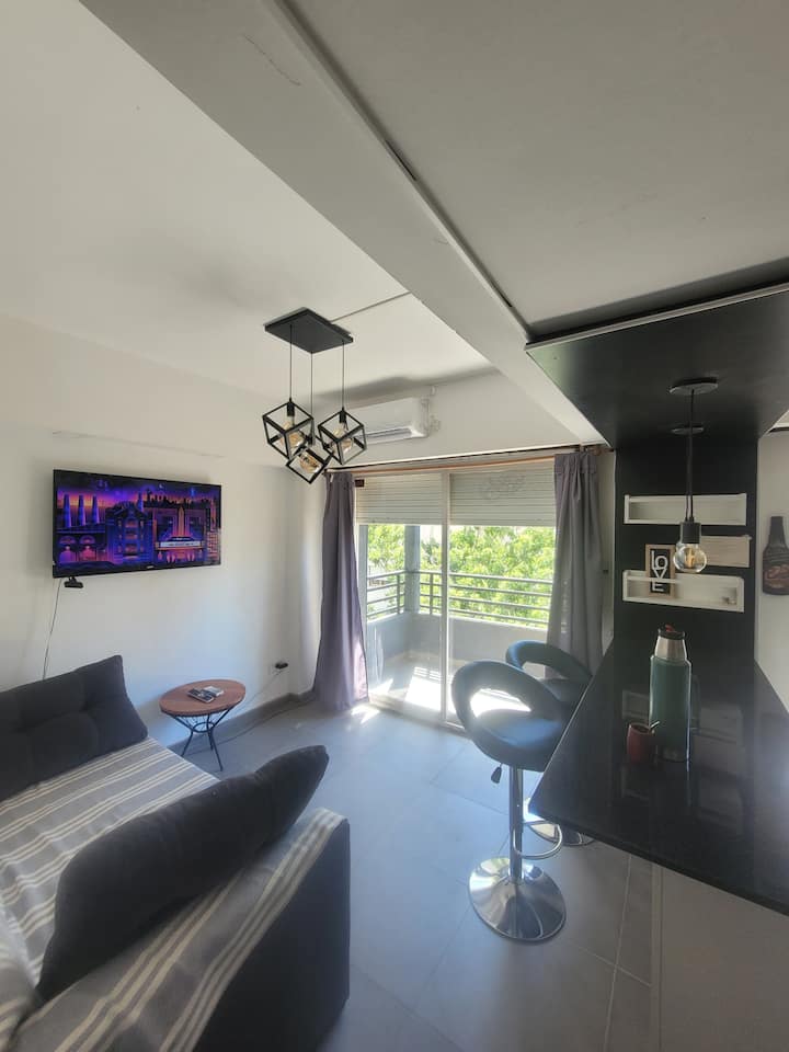 Destacado Y Elegante Depto. De 1 Dormitorio - Rosario