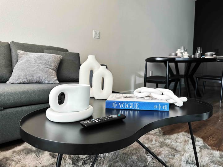 Stylish 1bd Condo In La With Gym, Pool, Parking - Los Angeles, CA