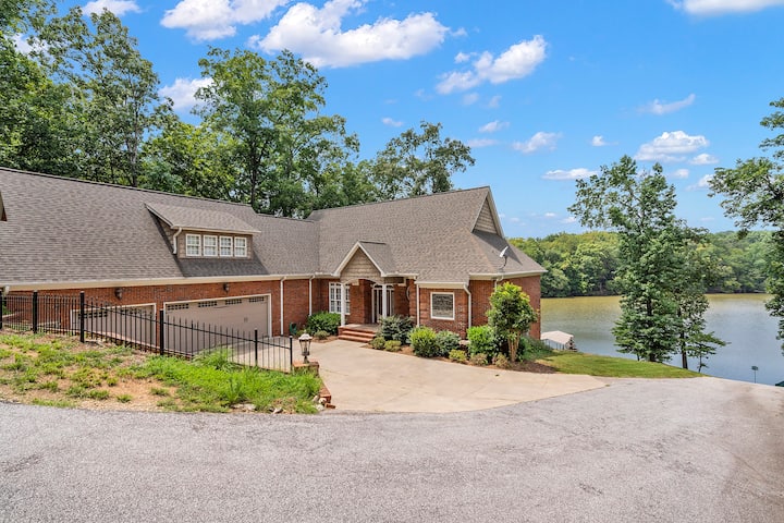 Large Lake House - 15 Min To Downtown Greenville - Easley, SC