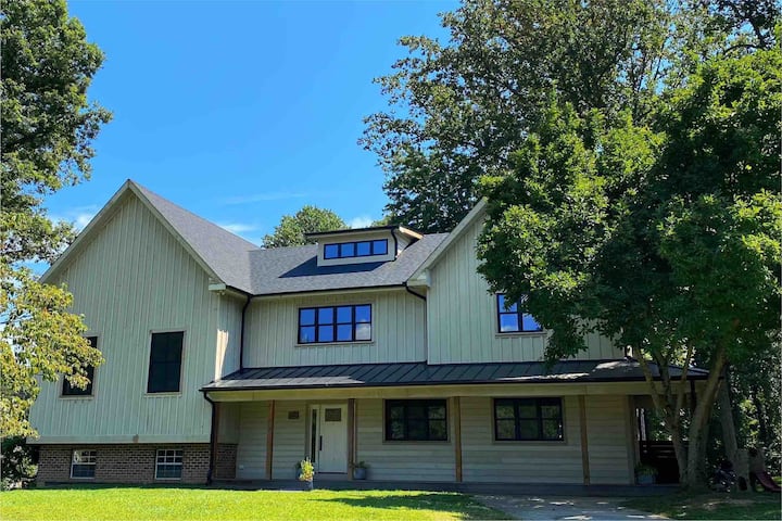 6bdrm Home, Near Navy Stadium & Downtown Annapolis - アナポリス, MD