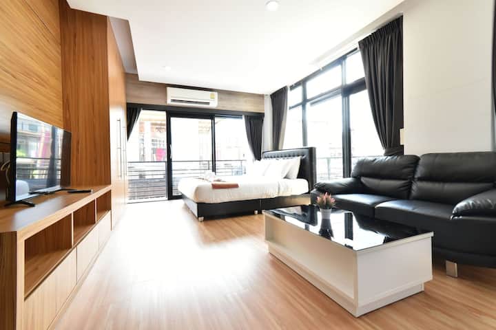 Sriracha Cozy Studio Near Aeon Mall -Free Wi-fi- - Si Racha